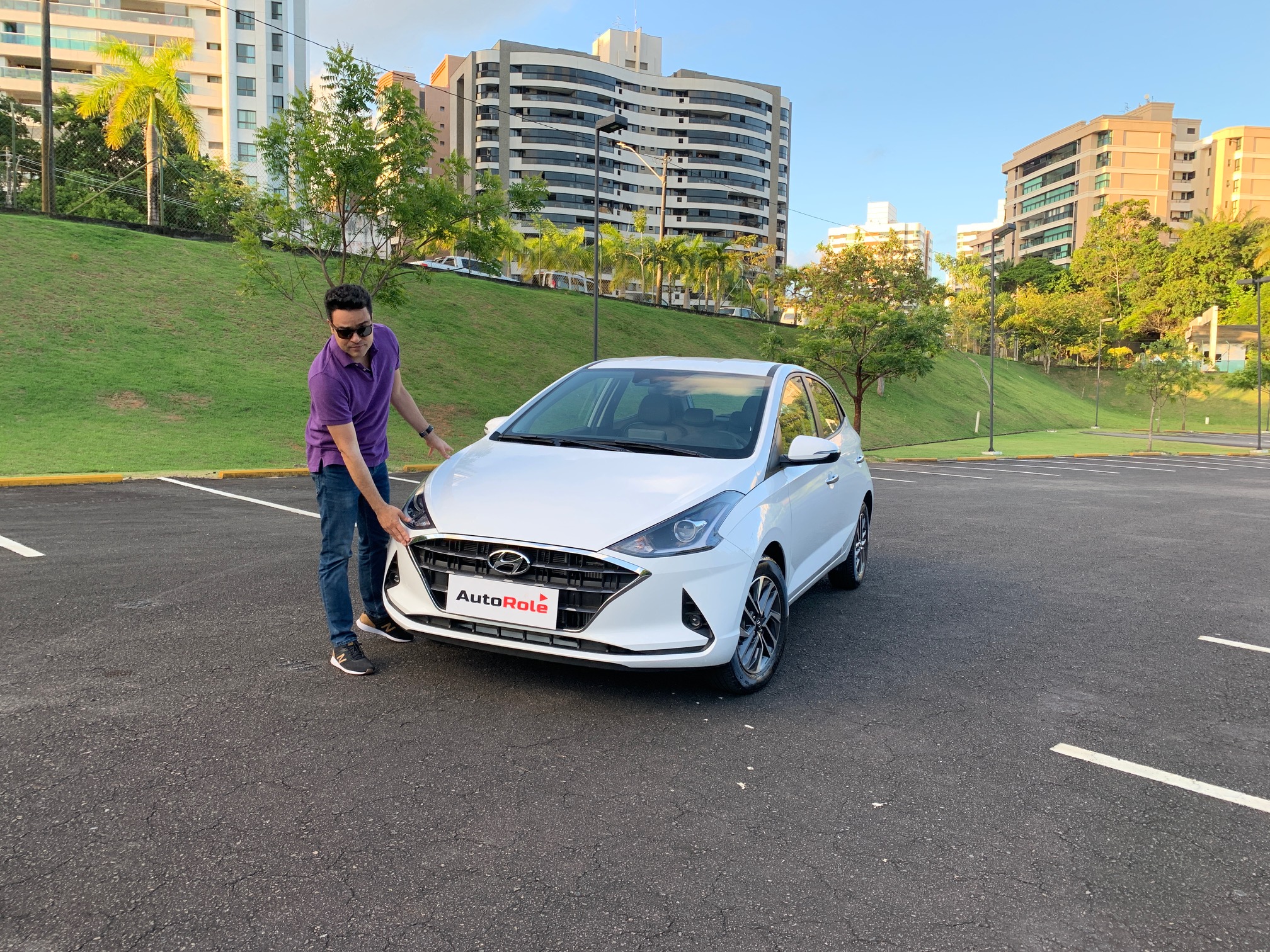 HB20: confira vídeos com as opções hatch e sedã do novo Hyundai