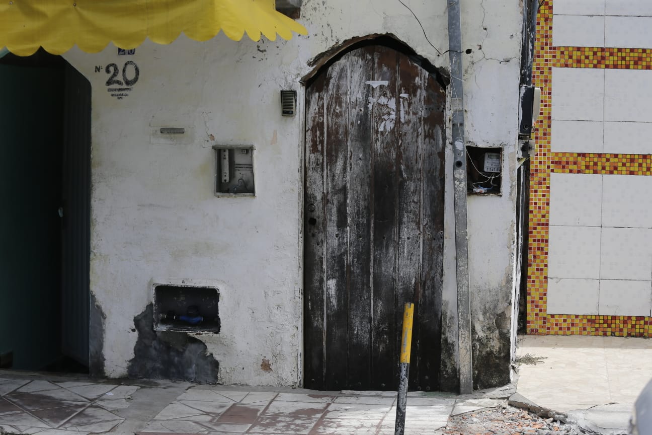 Homem é Morto A Tiros Quando Saía Para Trabalhar Em Itapuã Jornal Correio