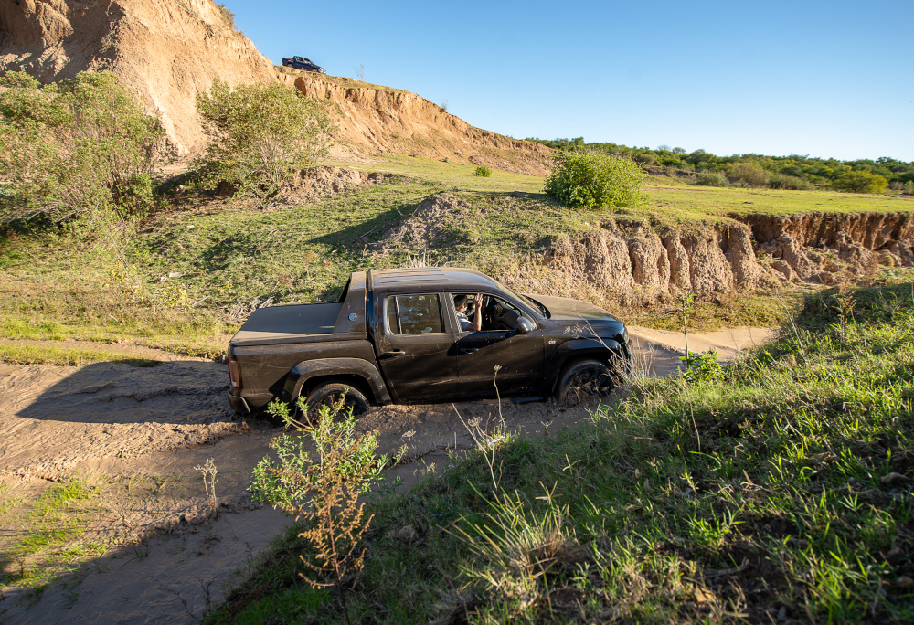 Jornal Correio | Única picape média com motor V6, Amarok continua ...