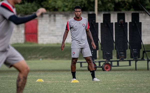 Vitória tenta a contratação de um lateral esquerdo | Jornal Correio