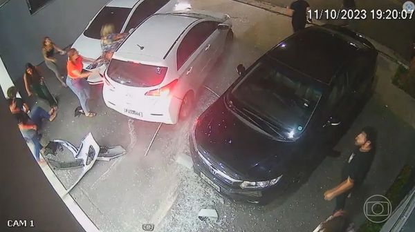 Jornal Correio Mulher é Presa Ao Atropelar 4 Pessoas Após Brigar Por