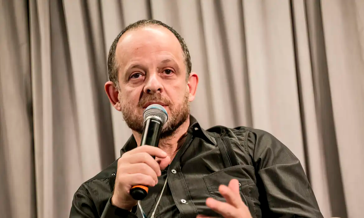 Rede social notifica jornalista Breno Altman sobre investigação da PF ...