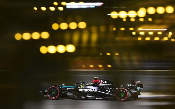 GP do Bahrein: Mercedes faz dobradinha no segundo treino livre | Jornal ...