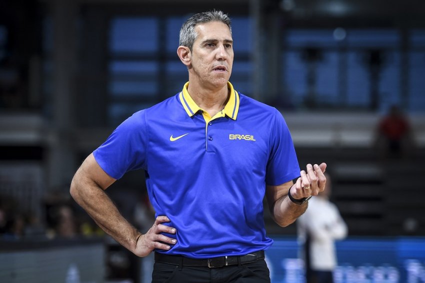 Técnico José Neto deixa comando da seleção brasileira feminina de ...