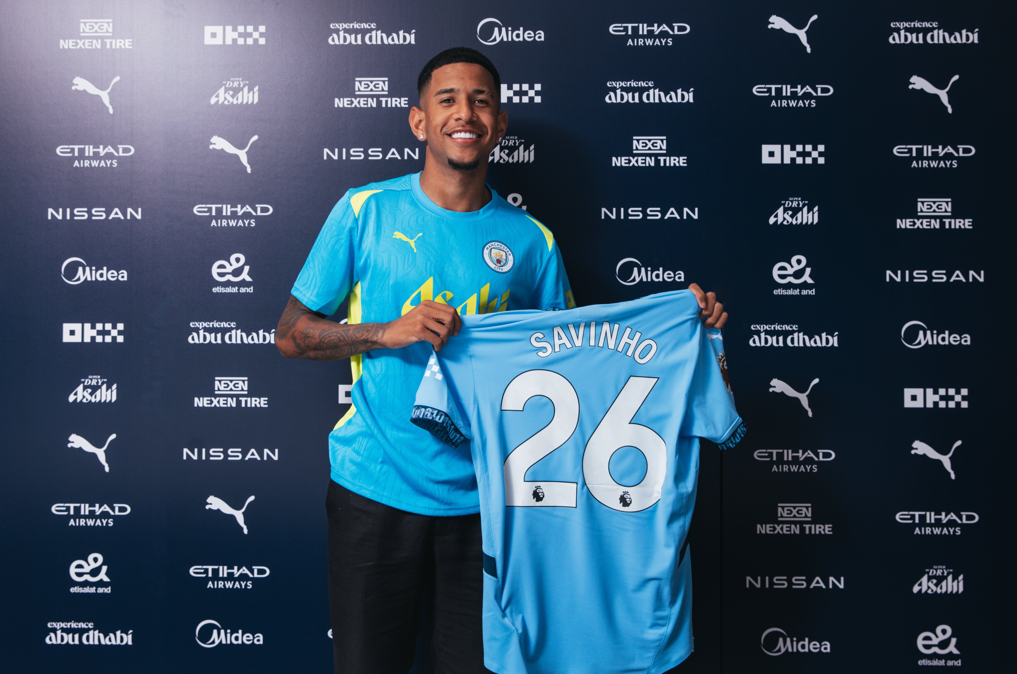 Manchester City oficializa o atacante brasileiro Savinho até 2029 ...