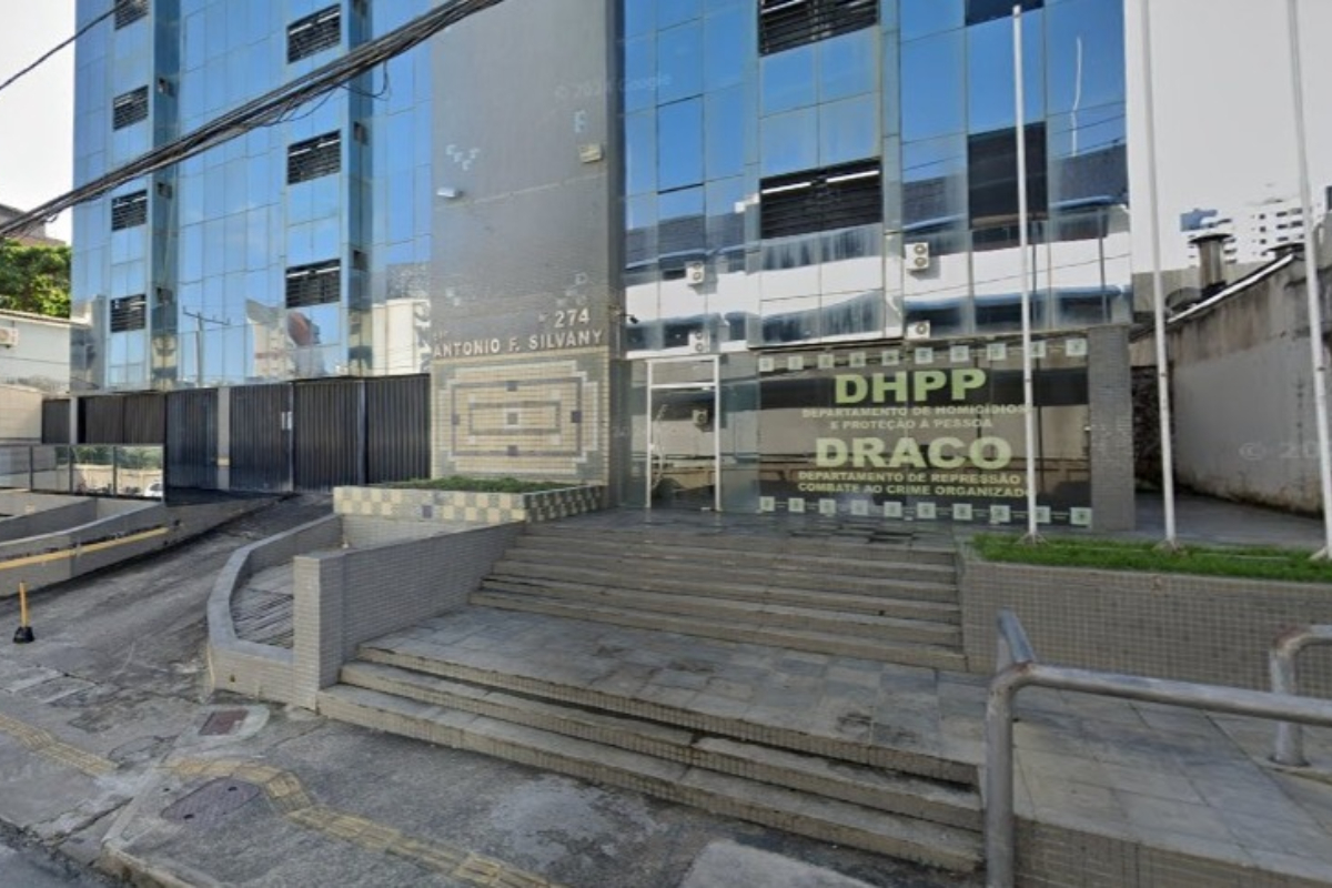 Quatro foliões são feridos após disparo de tiro no Carnaval de Salvador; sargento é suspeito ...