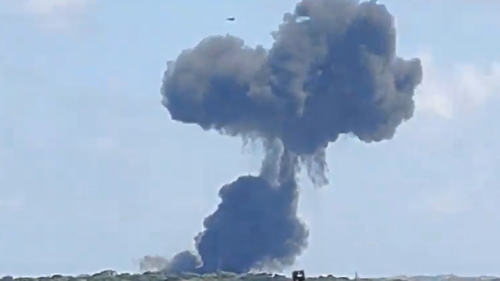 Queda de avião da FAB: piloto fez o procedimento de ejeção e foi ...