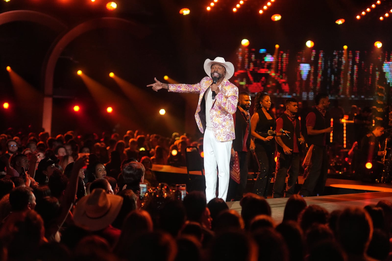 Alexandre Pires mistura pagode e sertanejo em show em Goiânia | Jornal ...