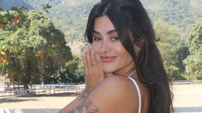 Aline Campos mostra antes e depois após remoção de tatuagem: 'Era feia ...