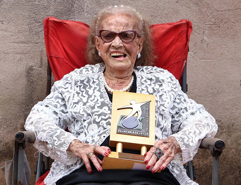 Vovó Pifa: baiana de 108 anos é a mulher mais velha do mundo a fazer ...