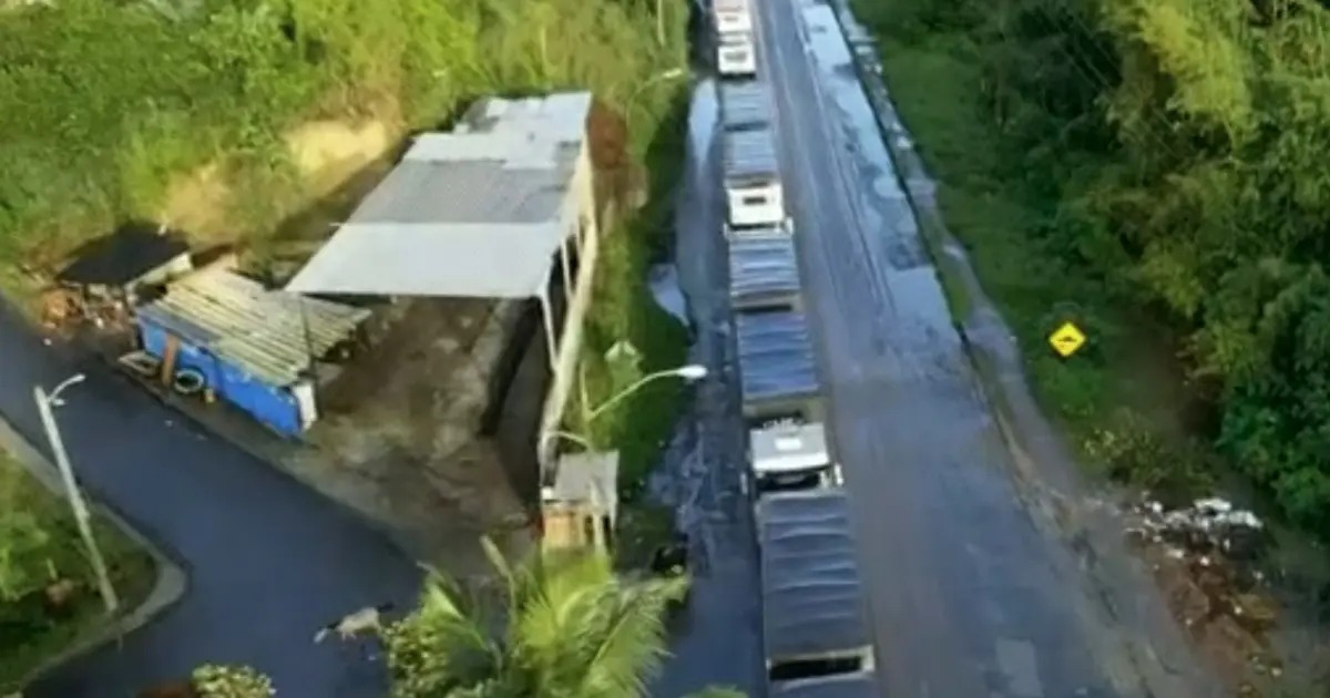 Manifestação bloqueia estrada do Derba na manhã desta quarta-feira (4 ...