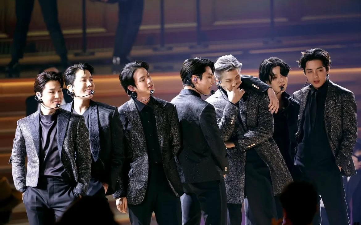 Após dispensa militar, BTS se reúne e retoma atividades com evento ...