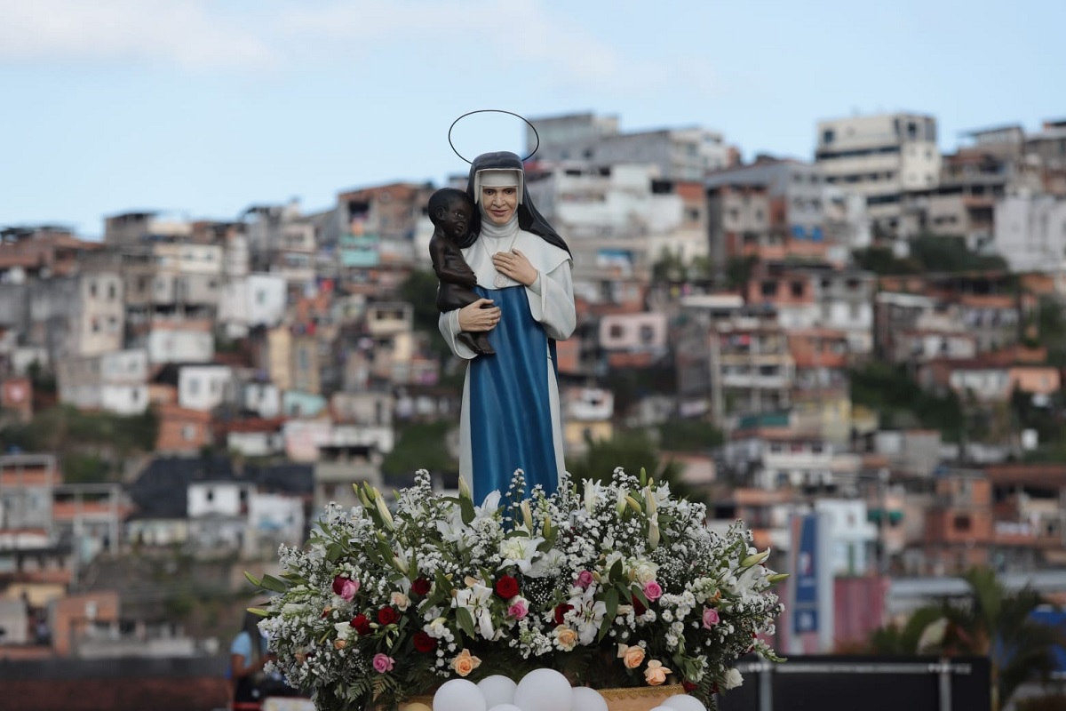 Missa campal e show de Fafá de Belém encerram celebrações por Santa ...