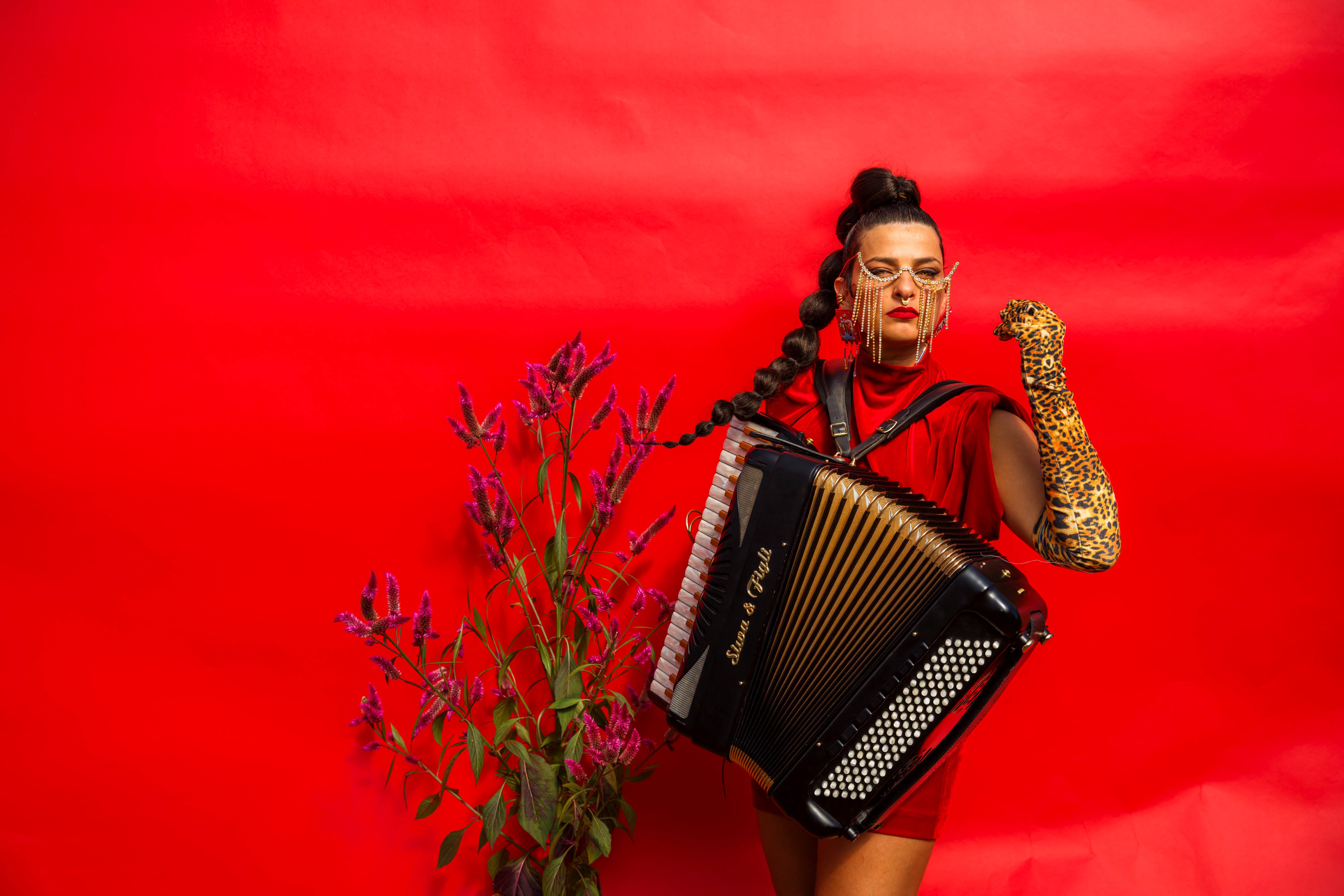 Em novo álbum, Verve, Lívia Mattos encontra meio-termo entre trabalhos ...