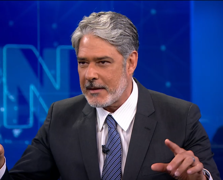 Bonner se despede do Jornal Nacional sob aplausos dos bastidores: 'Meu último boa noite ...