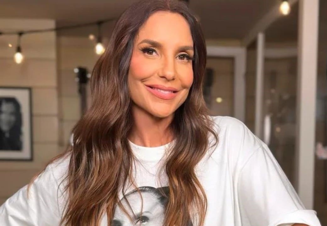 Ivete Sangalo surge com filhas no maior parque de trampolim da Bahia ...