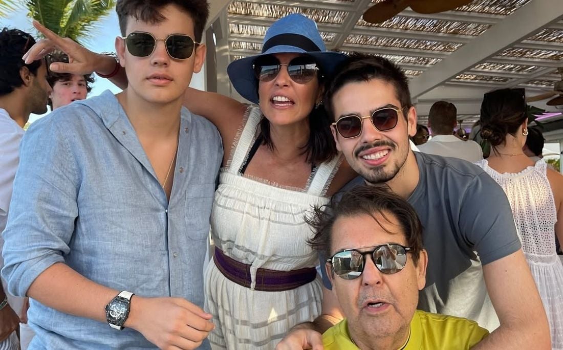 Faustão reaparece em foto rara com a família após anos difíceis de ...